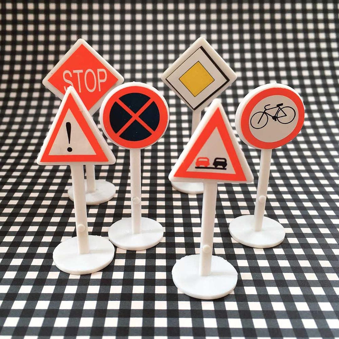 Vintage Road Sign Cake Toppers (set of 12), Plastic Traffic Sign Decor ...
