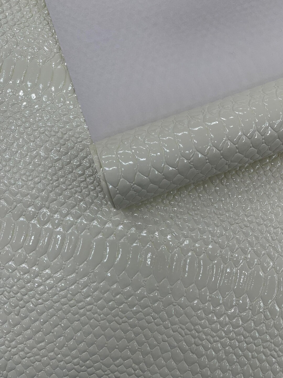 Natural Ivory Cobra Snake Shiny Vinyl 3D Embossed Fabric / 2 Tone Cobra ...