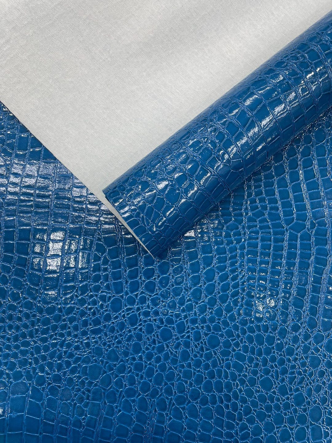 Royal Blue Shiny Alligator 3D Embossed Vinyl Fabric, 54" Wide ...