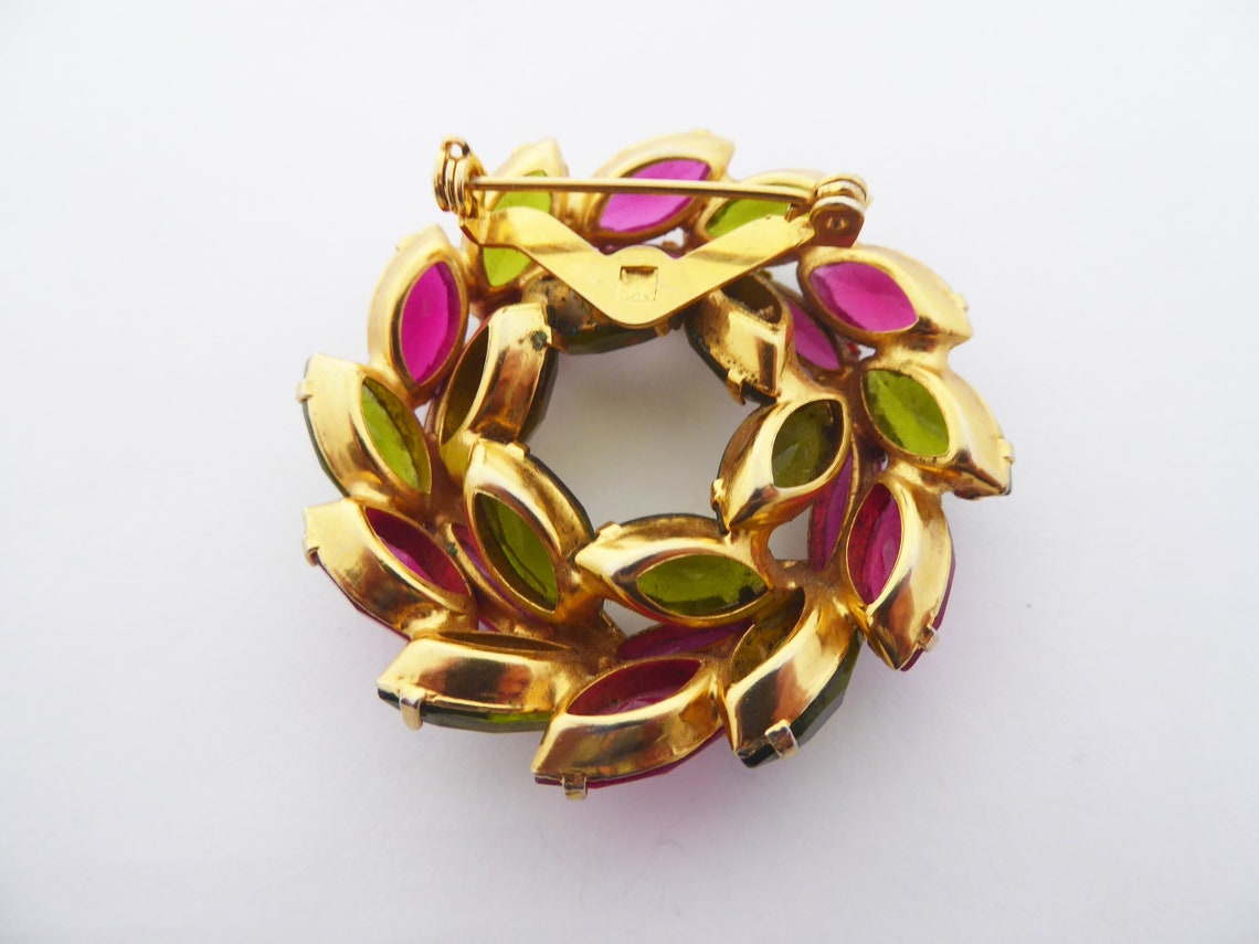 Vintage Juliana Style Wreath Brooch With Green and Pink - Etsy