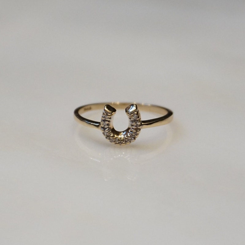 Round Horseshoe Ring - Etsy