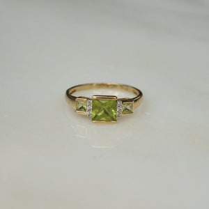 10K Gold Peridot Ring / Vintage Estate 10K Gold 0.99TCW Three-stone ...