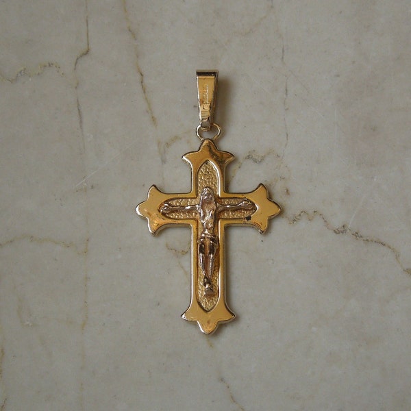 Italian Crucifix Pendant - Etsy