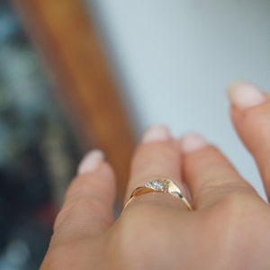 Diamond Cluster Ring / Vintage Estate 10K Gold 0.07TCW Diamond Flower ...