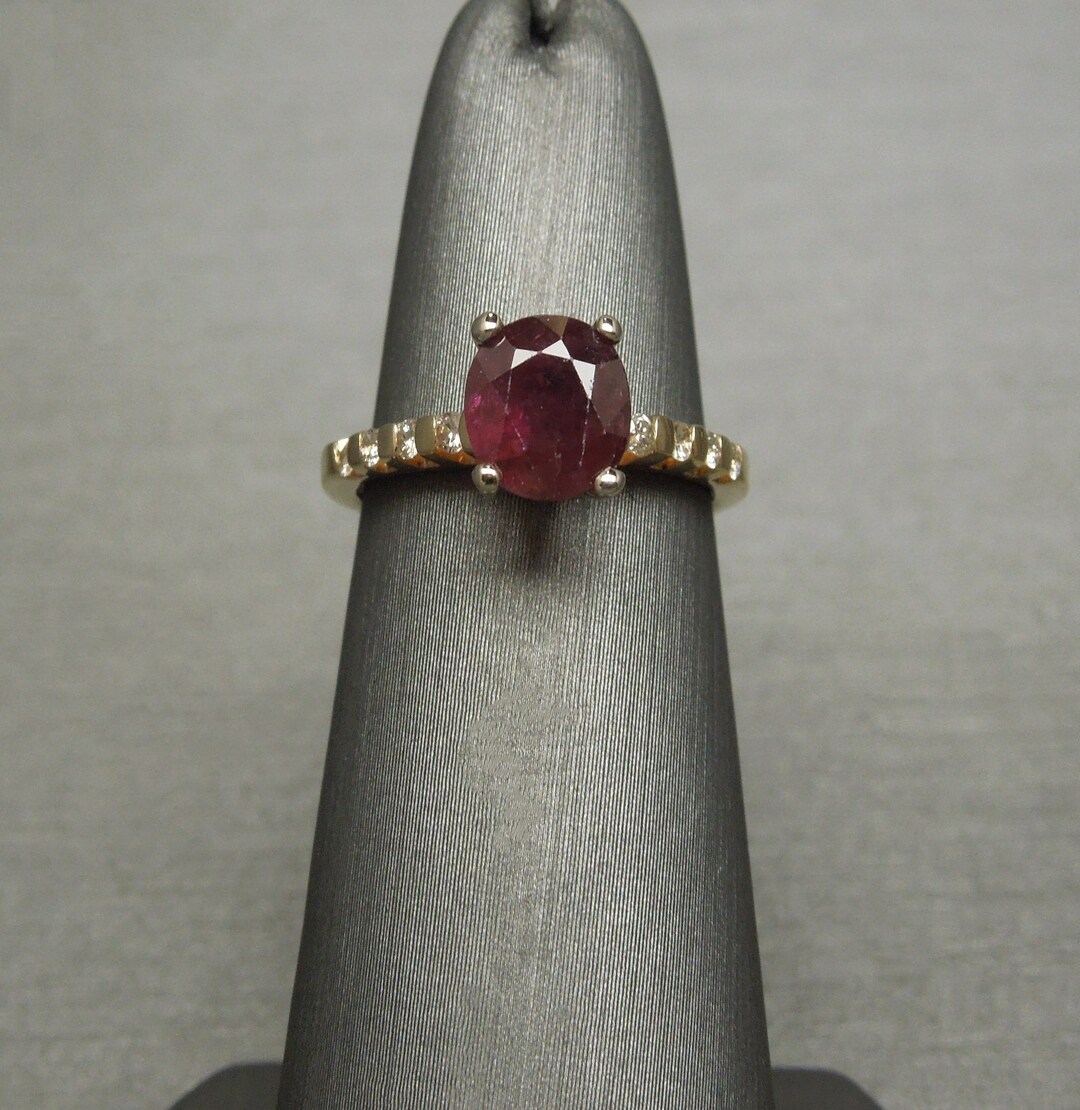 Vintage Estate 14K Gold Pyramid Setting 1.70TCW Oval Ruby Solitaire ...