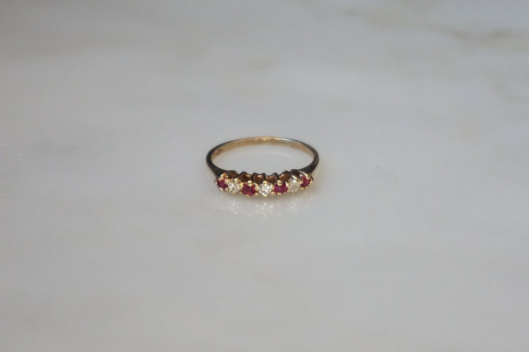 10K Ruby Diamond Band / Vintage Estate C1970 10K Gold 0.26TCW Diamond ...