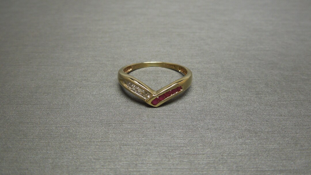 Ruby Ring Guard / Vintage Estate 1980s 10K Gold 0.35TCW Ruby & Diamond ...