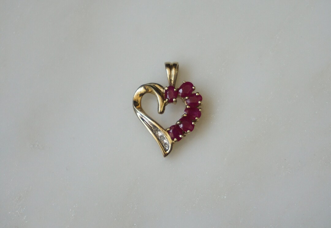 10K Gold Ruby Heart / Vintage Estate 10K Gold 0.64TCW Oval Ruby & Diamond Heart Pendant ...