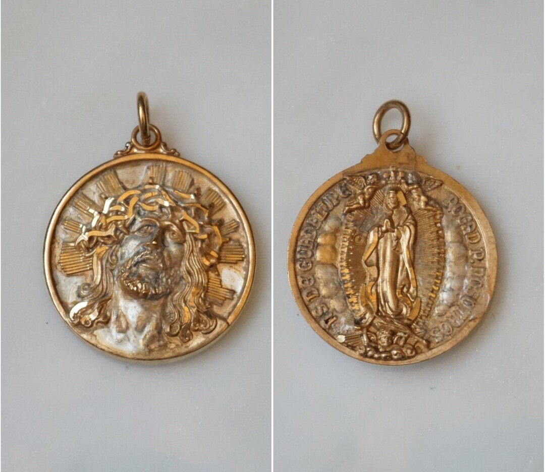 Gold Jesus Medallion / Mid Century Estate C1960 Gold Vermeil Sterling ...