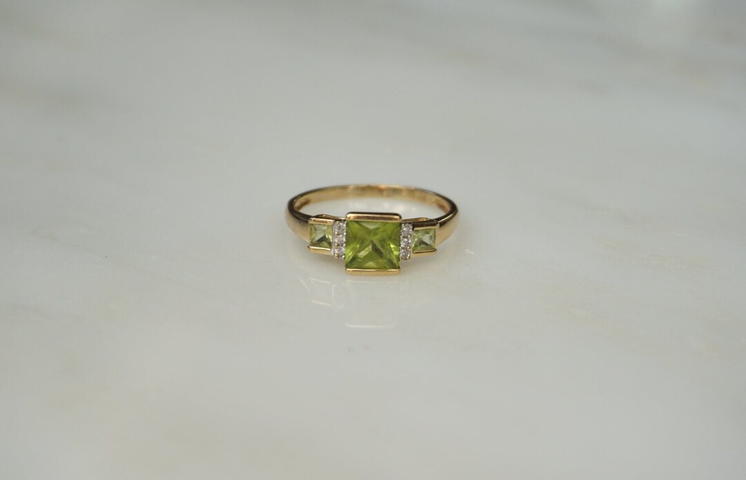 10K Gold Peridot Ring / Vintage Estate 10K Gold 0.99TCW Three-stone ...