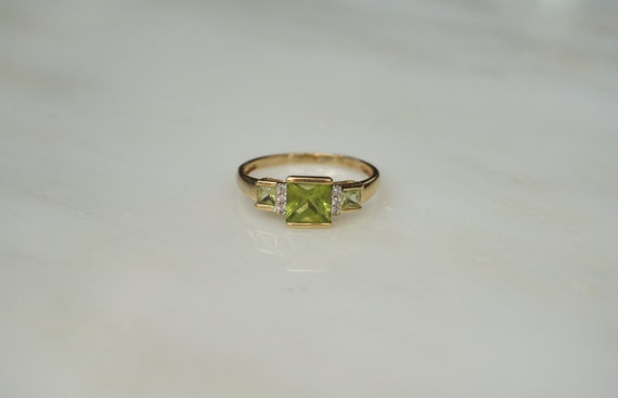 10k gold peridot ring store