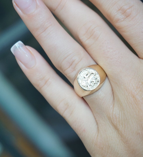 9kt Gold Lion Signet Ring / Unisex Antique British Es… - Gem