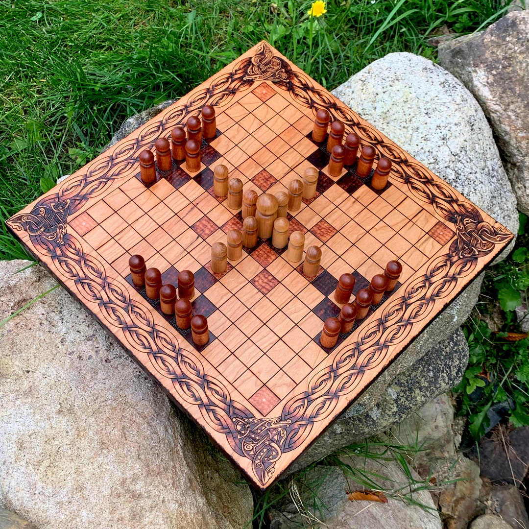 Hnefatafl Board Game: 13x13 Square Grid - Historic Gokstad Tafl & Modern Sea Battle Game ...