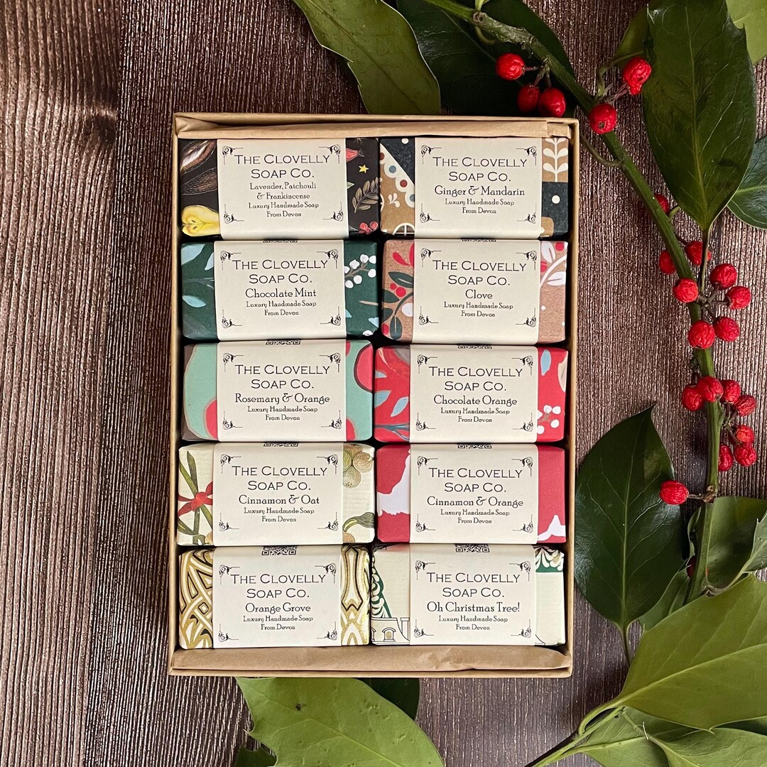 Festive Guest Soap Gift Set, 10 Merry Christmas Soaps in Christmas ...