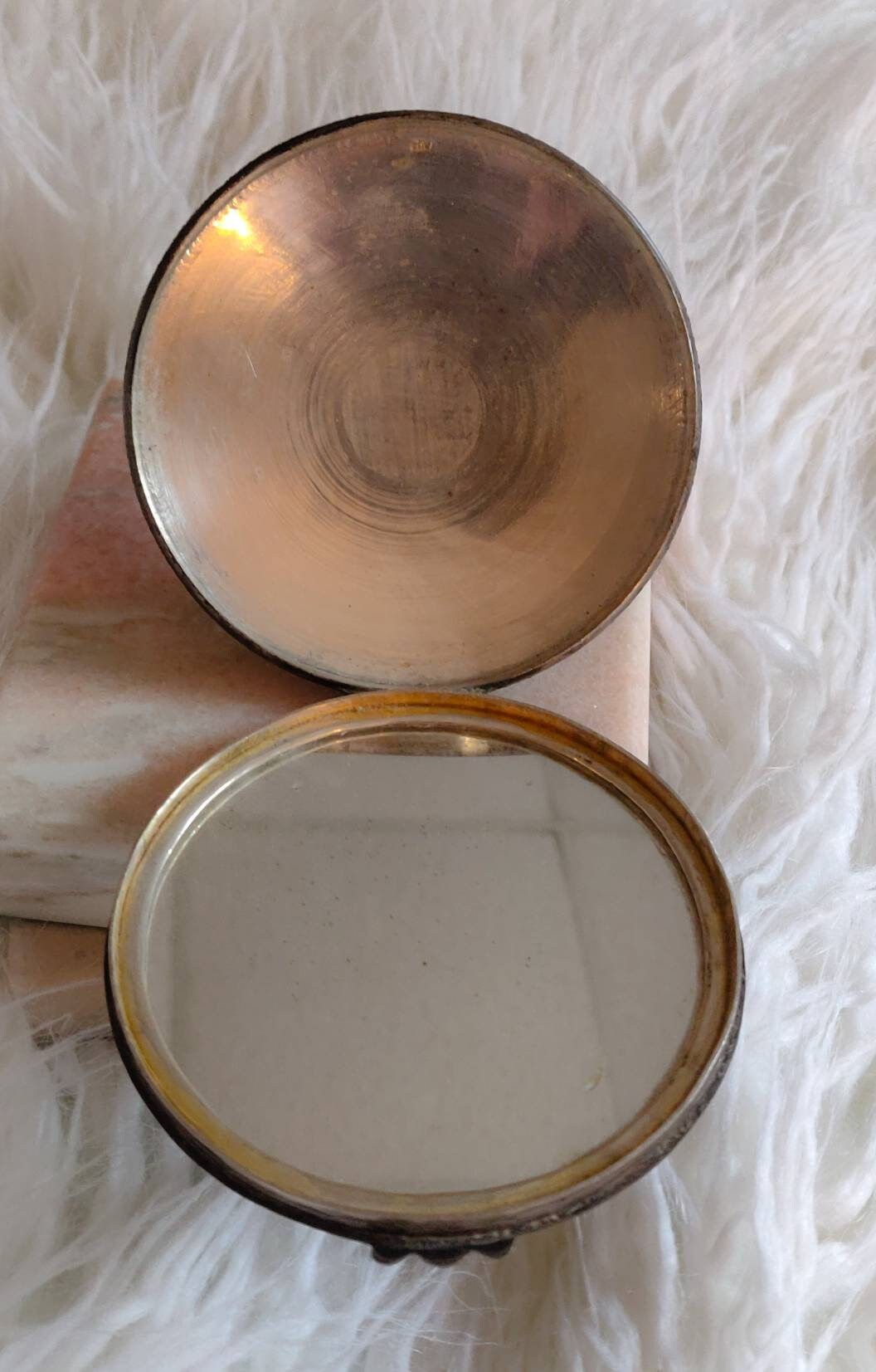 18th Century Snuff Box Compact With Mirror , Masterfully Engraved ...