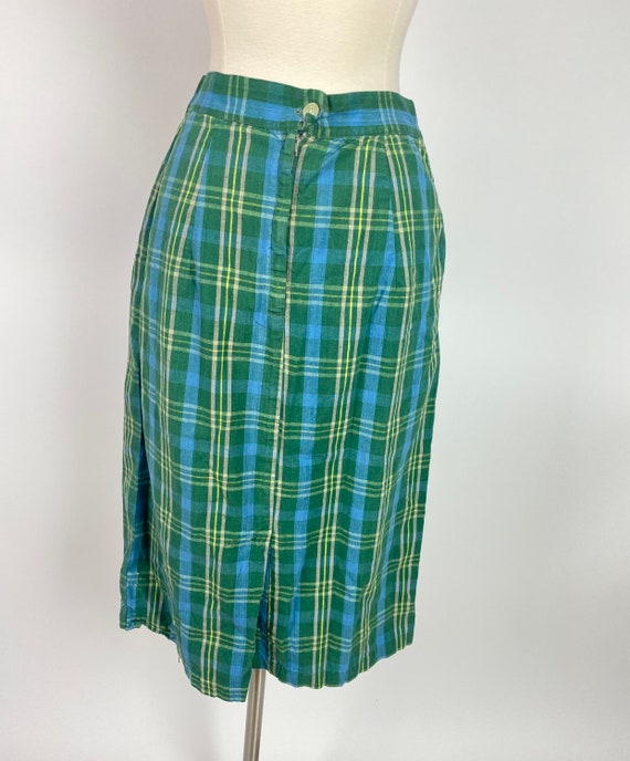 1950s 1960s 26 28W Small Green Plaid Skirt - Gem