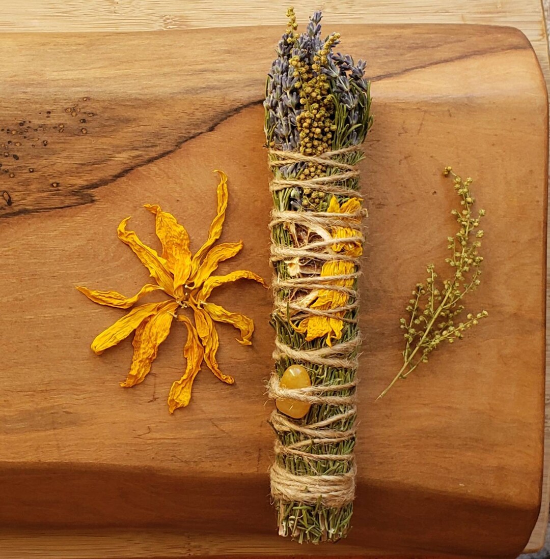 RADIATE Smoke Cleansing Wand, Sweet Annie, Rosemary, Lavender ...