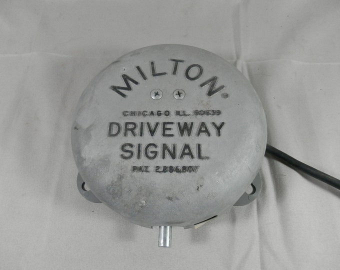 Vintage Milton Driveway Signal With Hose 75 Feet Service Gas Station ...