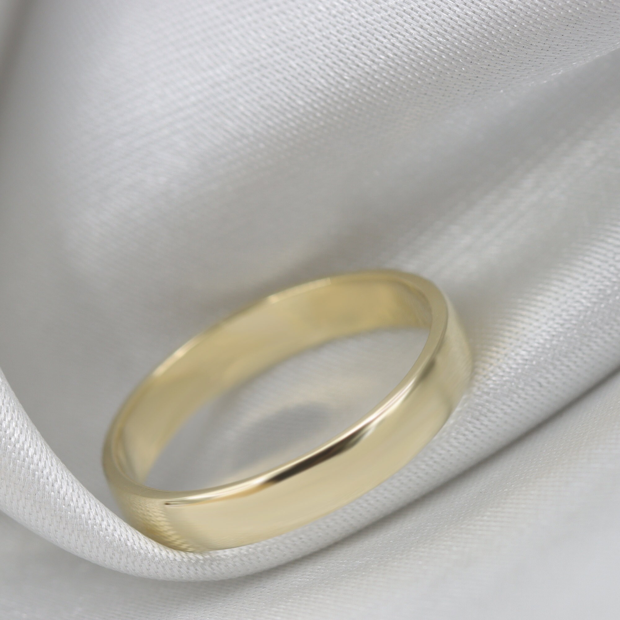 Beautiful Simple Wedding Band in Solid Gold - 14K Gold Ring - 18K Gold ...