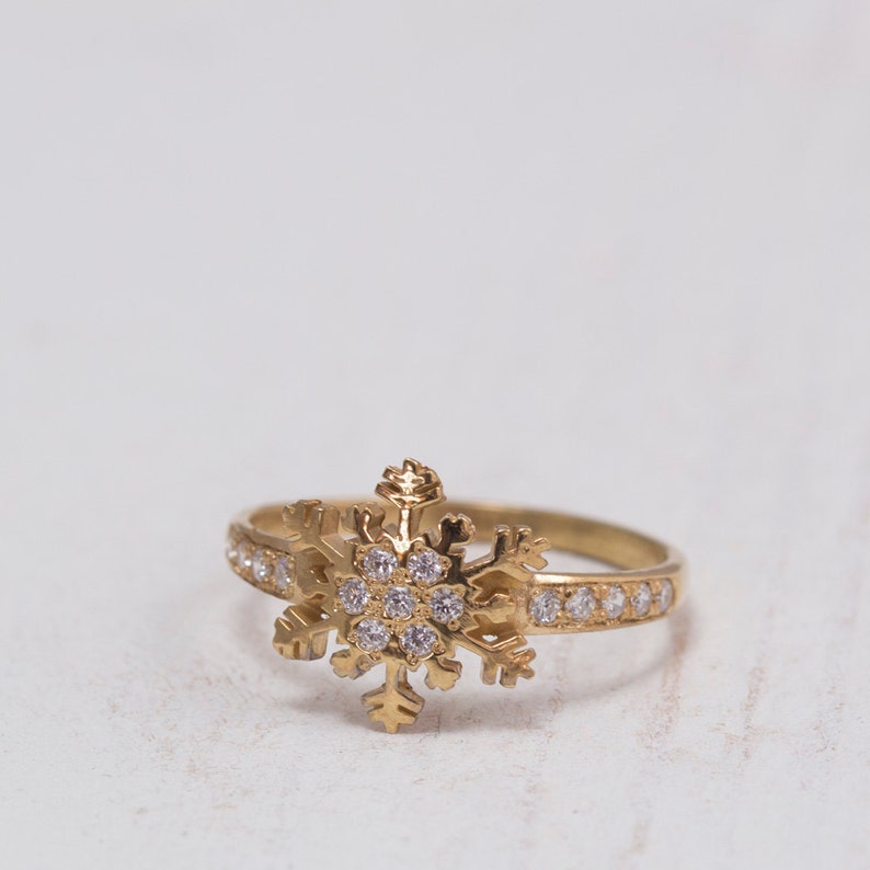 Diamond Snowflake Gold Ring - Etsy