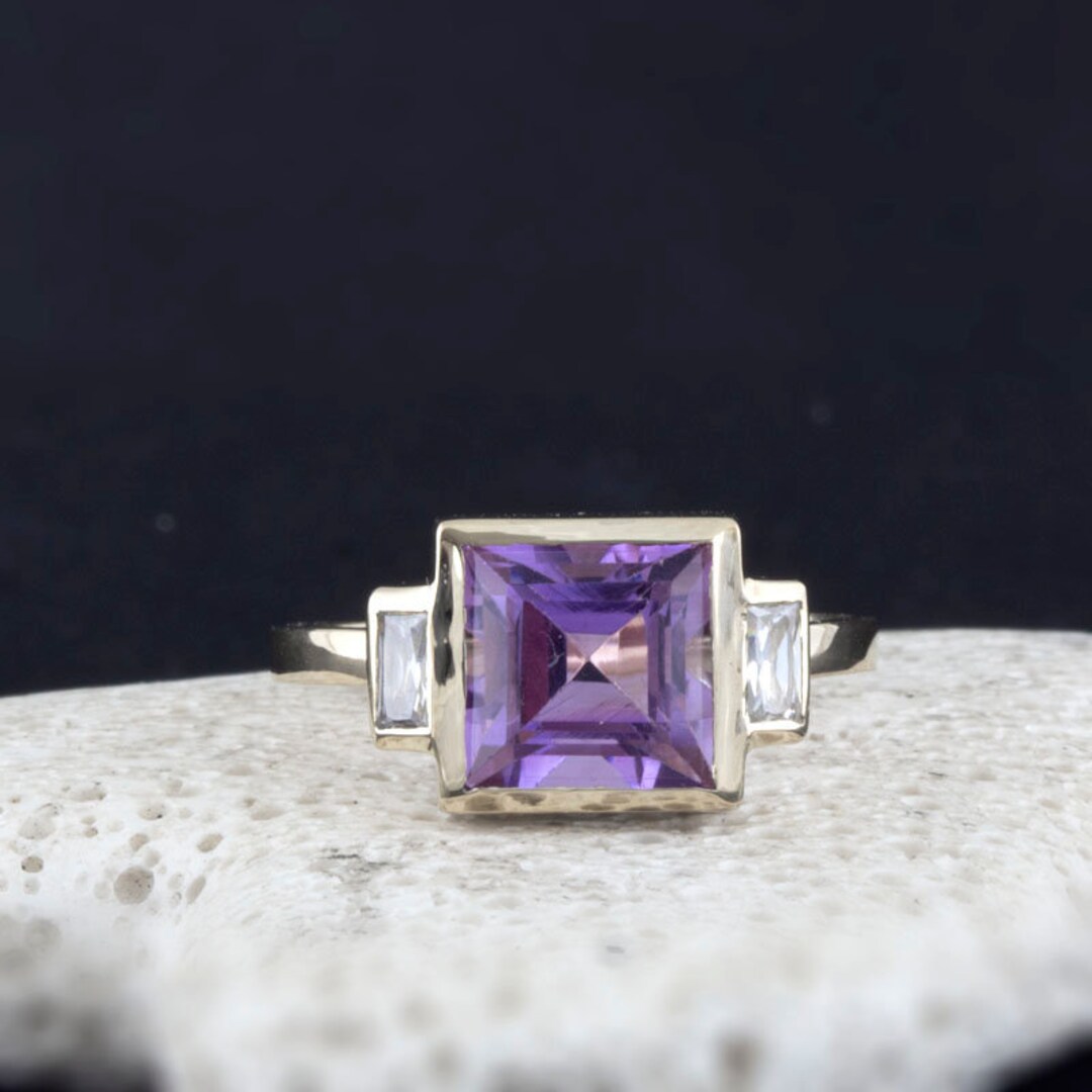 Amethyst - Princess Cut - Solitaire Gold Ring- White Sapphire ...