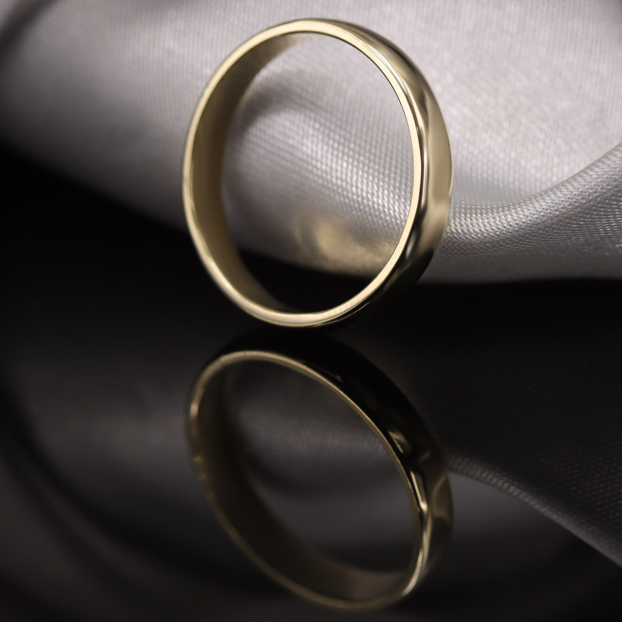 Beautiful Simple Wedding Band in Solid Gold - 14K Gold Ring - 18K Gold ...