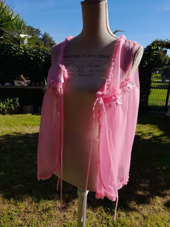 Pink ruffle shoulder wrap jacket for the night vintag… - Gem