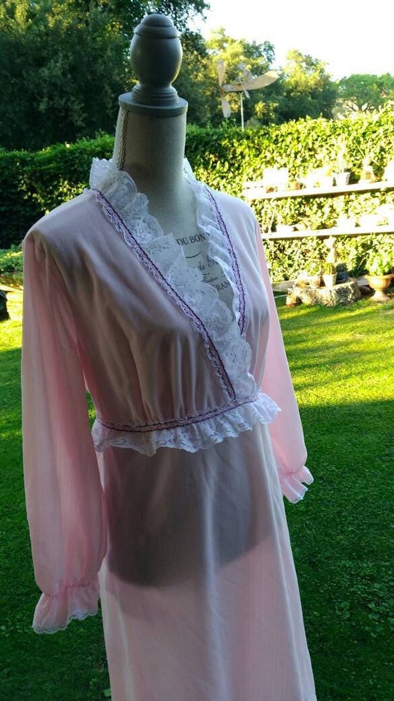 Vintage romantic pink ruffle women's nightdress shabb… - Gem