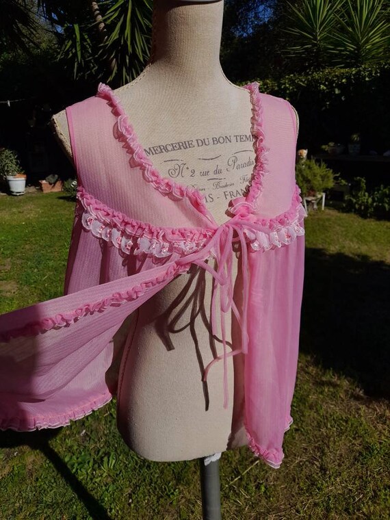 Pink ruffle shoulder wrap jacket for the night vintag… - Gem