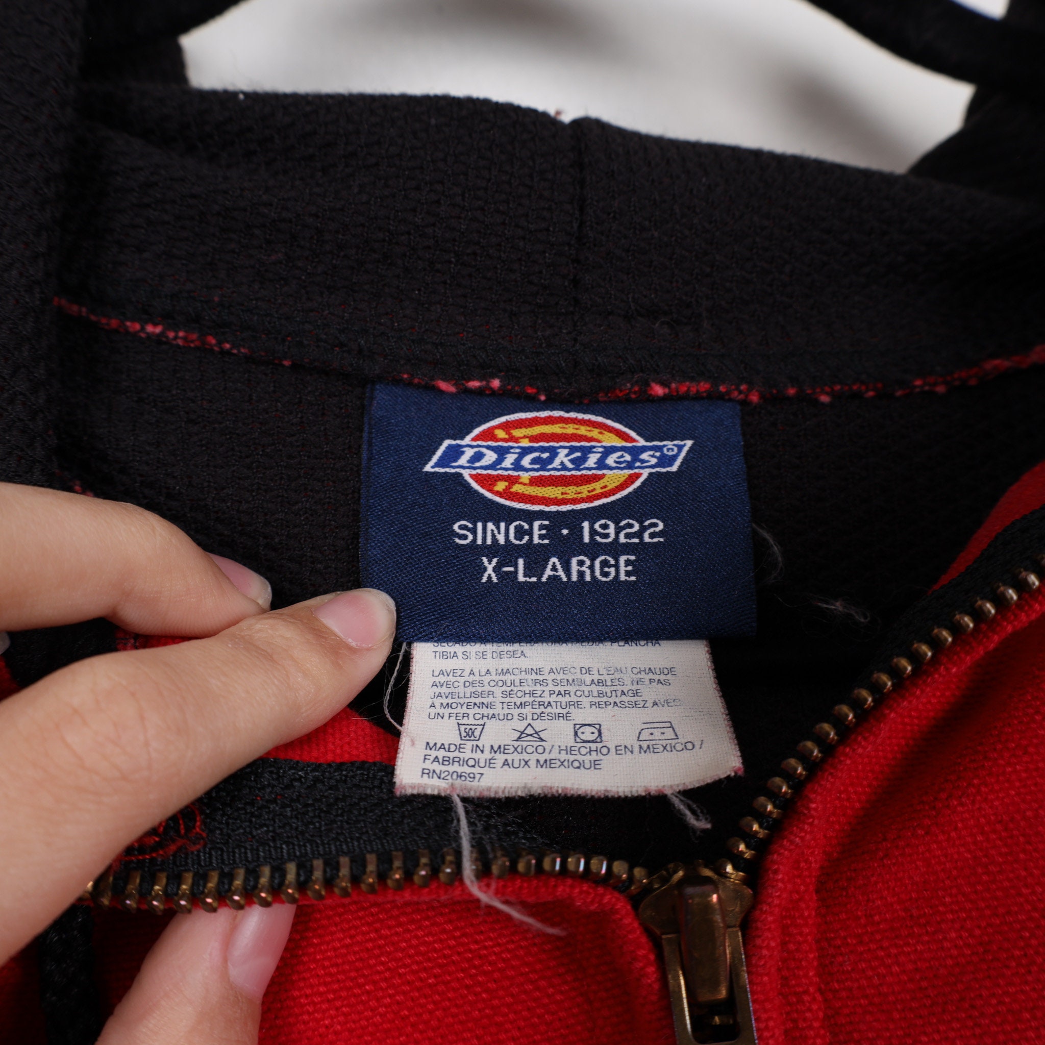 Vintage 90s Red & Black Dickies Drawstring Hoody Full Zip Vintage 90s Red & Black Dickies Drawstring Hoody Full Zip