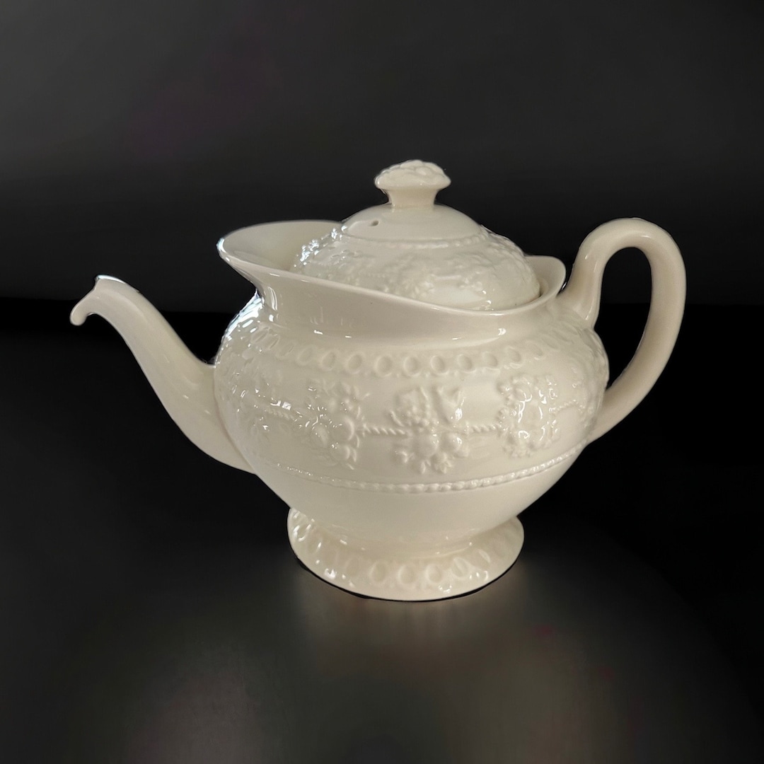 Vintage Wedgwood Wellesley Teapot Pottery of Etruria & Barlaston - Etsy
