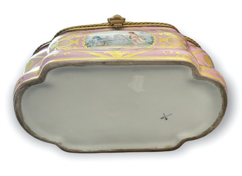 Large Antique Les Trois Levrettes Porcelain De Paris Dresser Coffre Box ...