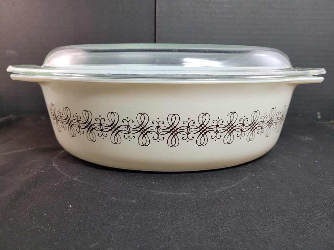 Vintage Pyrex 045 Empire Scroll Filigree 2 1/2 Quart Casserole Dish - Etsy