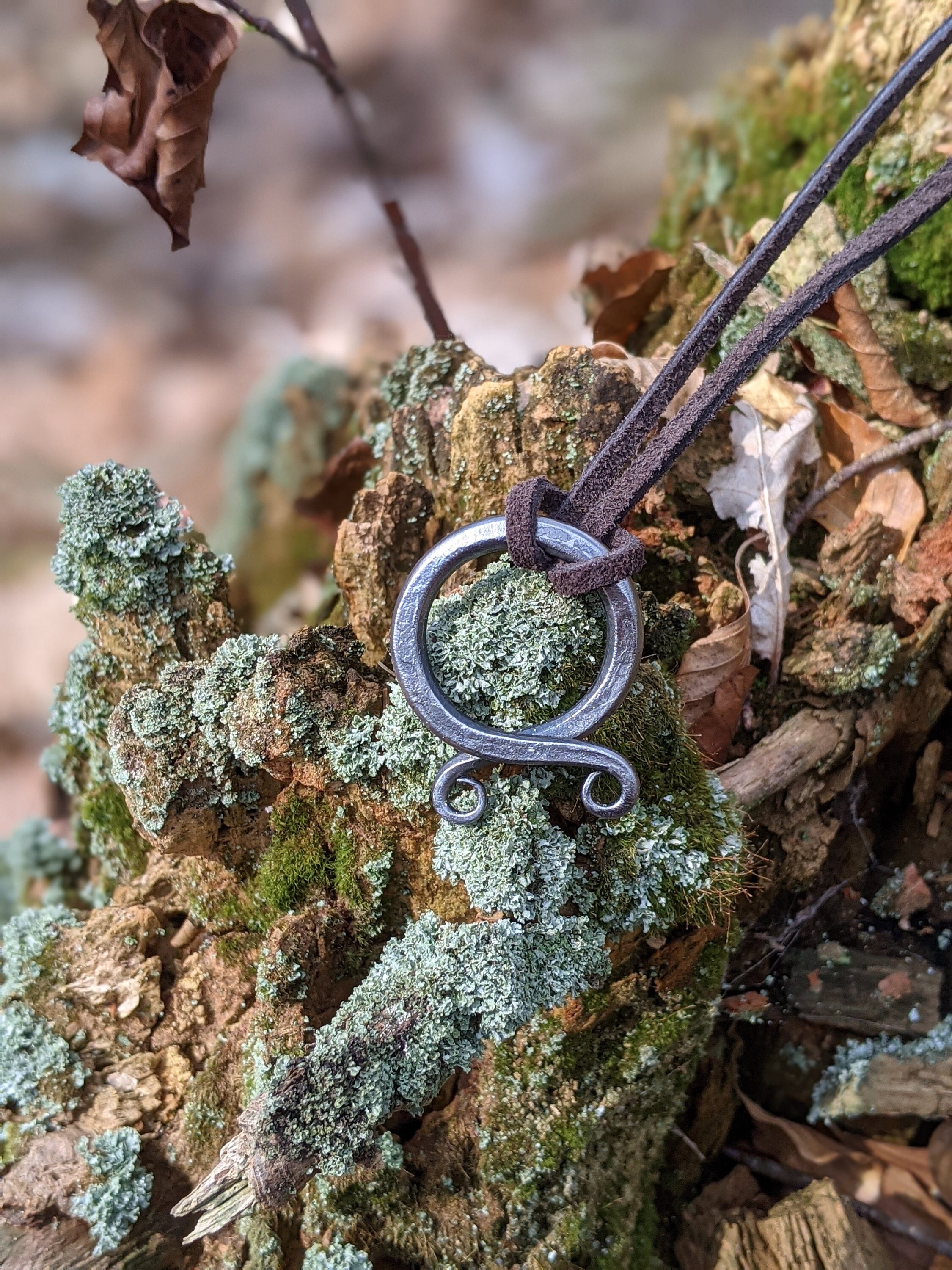 Forged Trollkors pendant with leather necklace troll knot - Etsy España