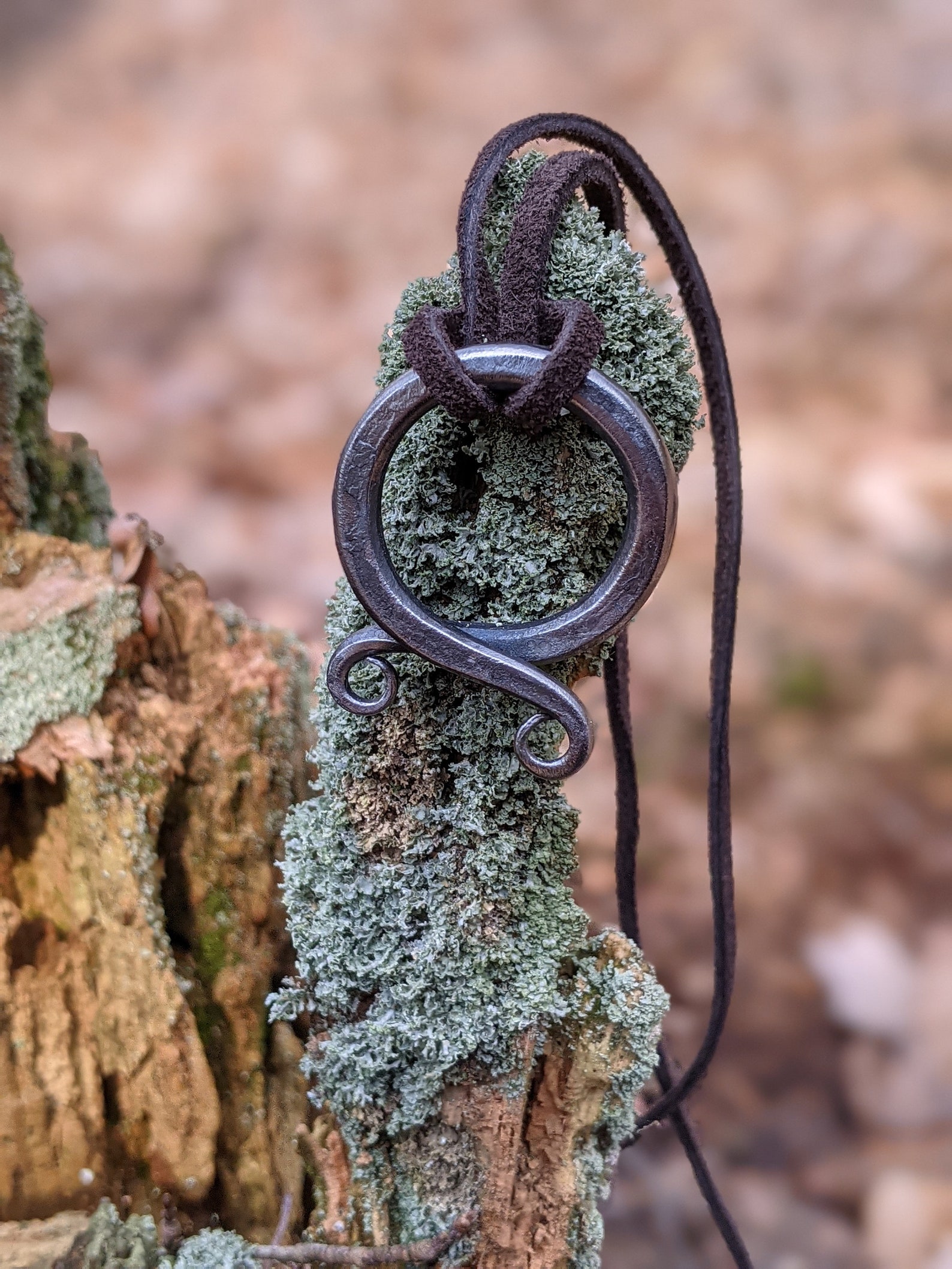 Forged Trollkors pendant with leather necklace troll knot - Etsy España