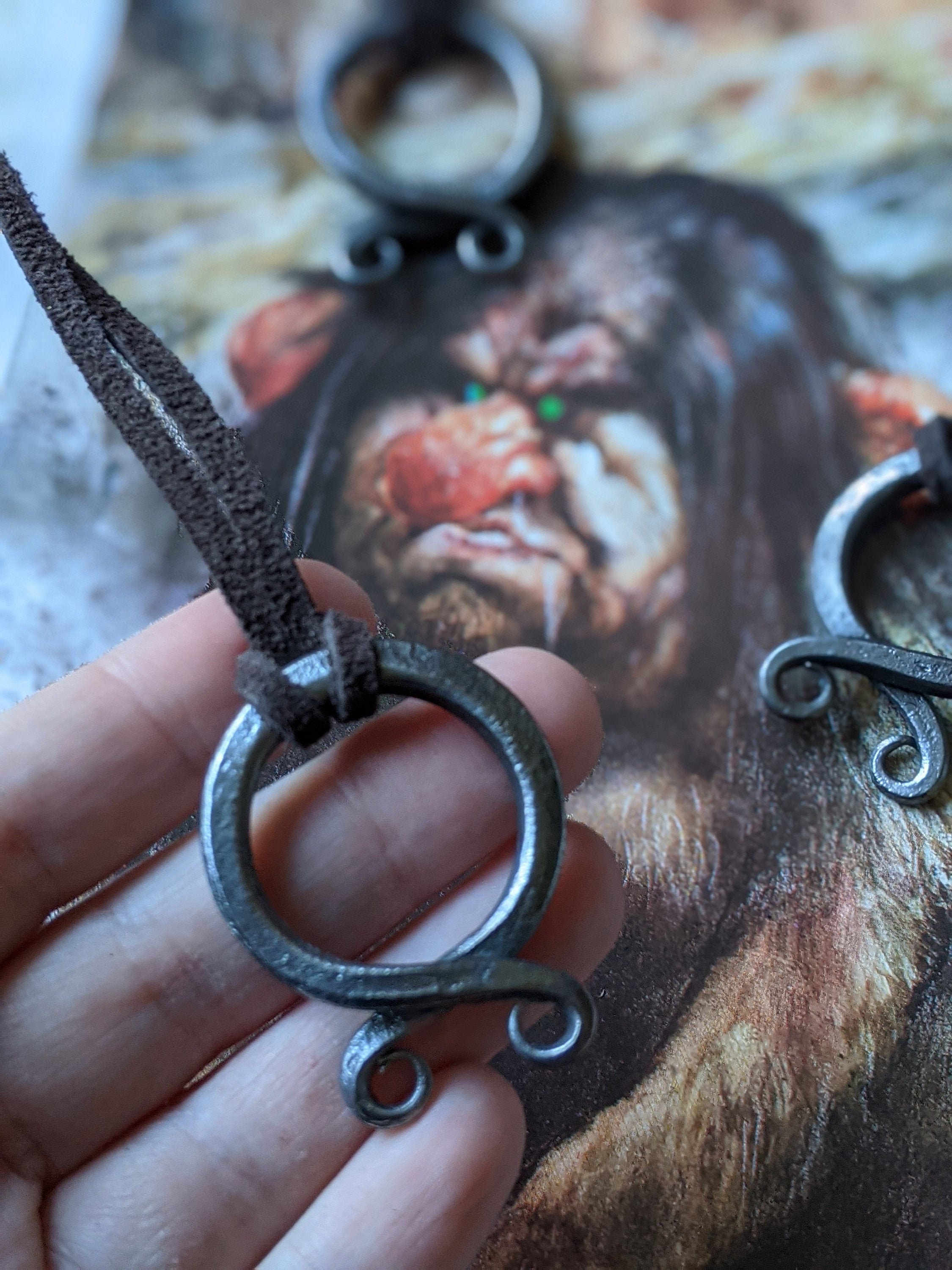 Forged Trollkors pendant with leather necklace troll knot - Etsy España