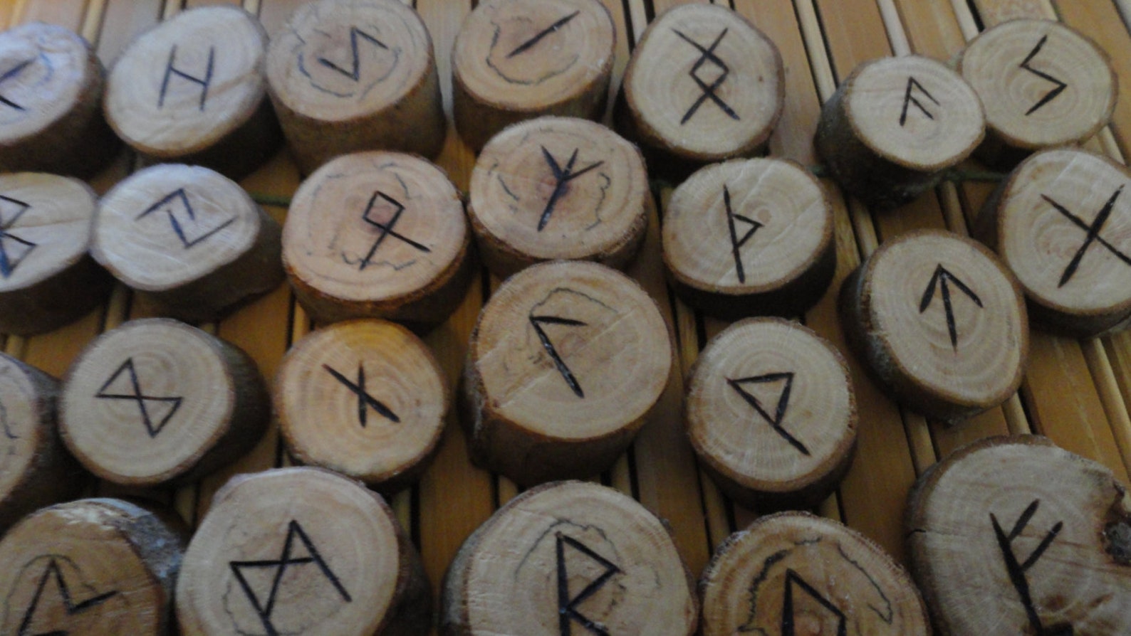 Sycamore Wood Rune Set - Etsy