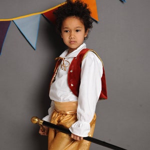 Items to the Aladdin Costume, Sultan, Sheherazade, Sindbad, 1001 Nights ...