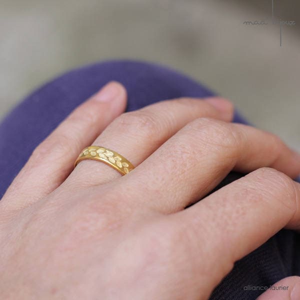 Minimalist Solid Silver Wedding Band for Men and Women | Etsy