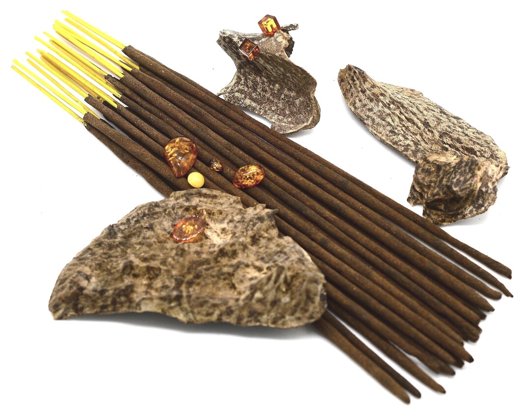 Organic Oud & Amber - Hand-rolled Temple Grade Natural Incense Sticks ...