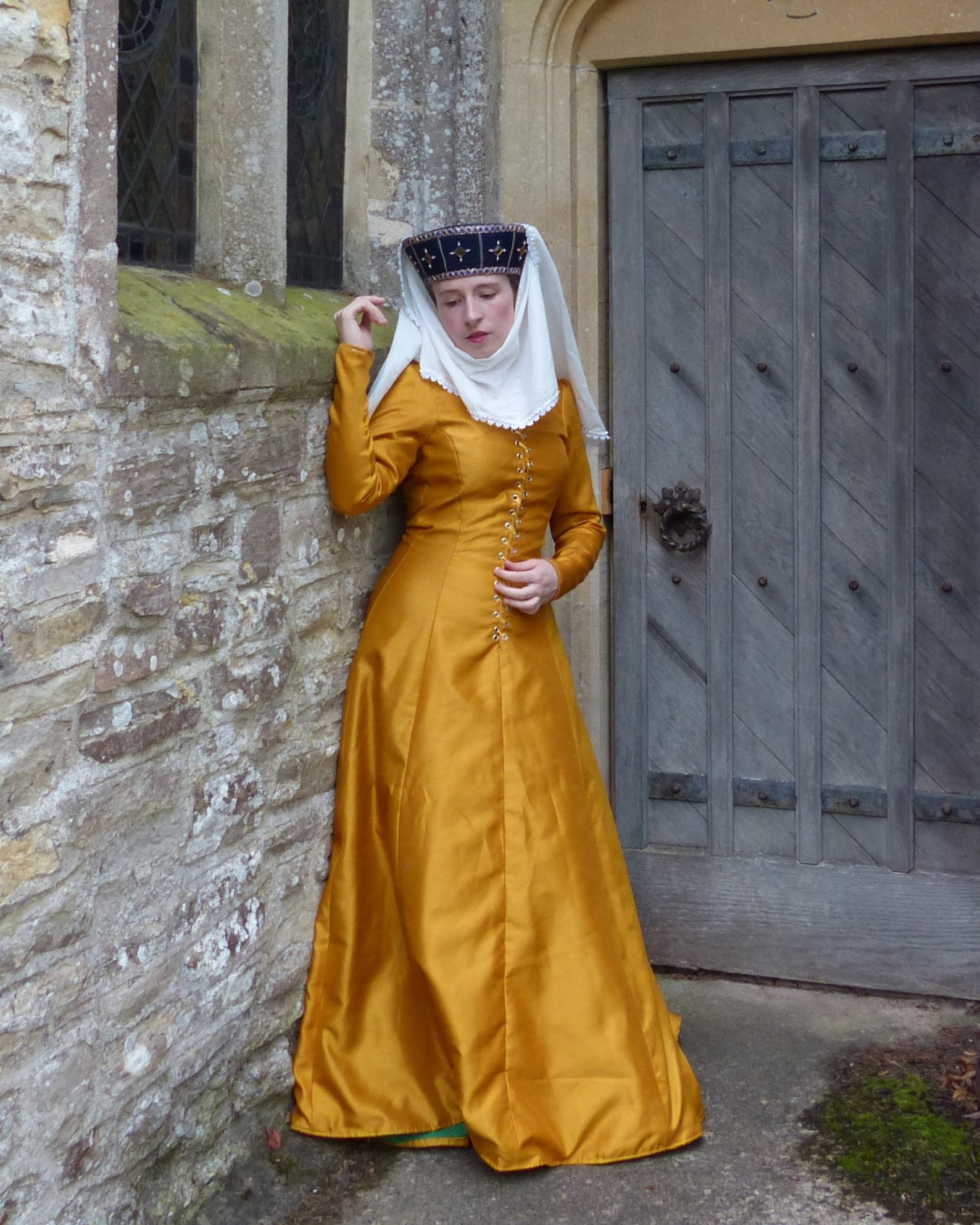 Shunting Satin Front Laced Medieval Women's Kirtle Dress 14th Century ...