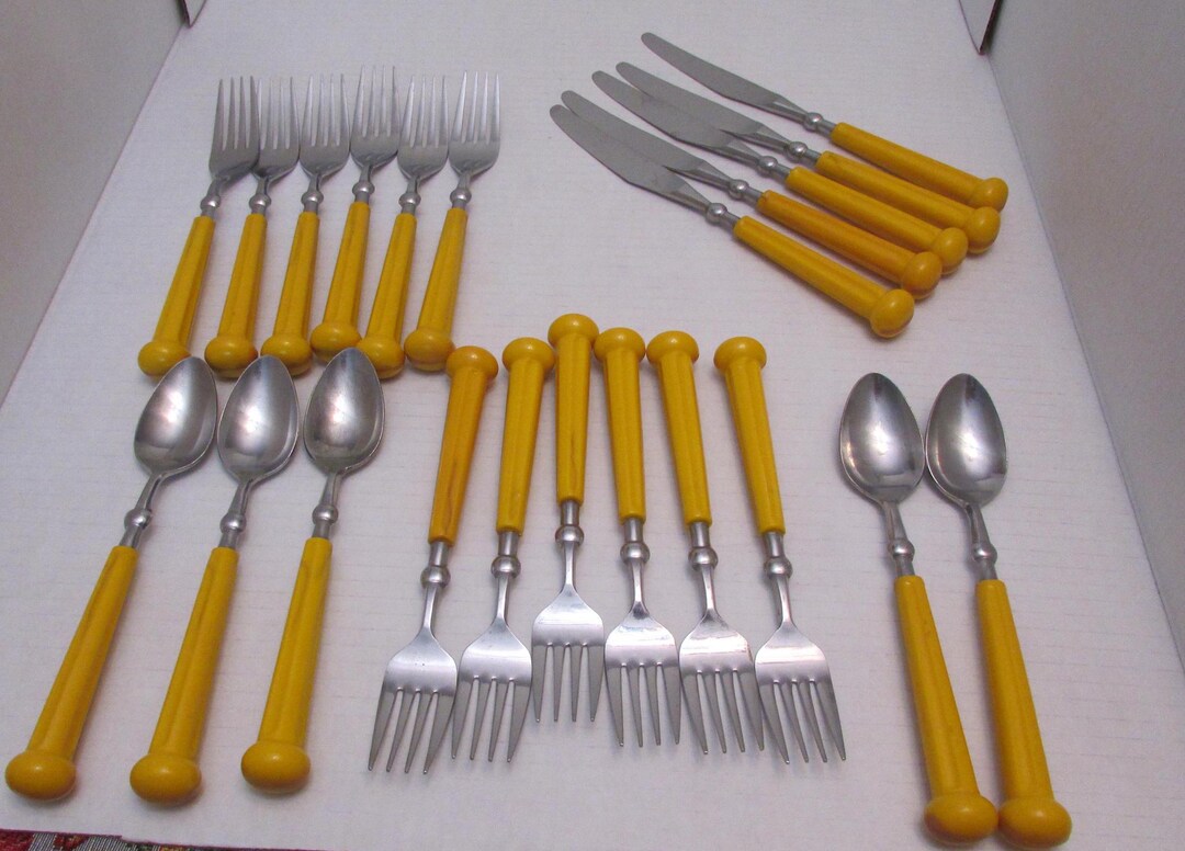 22 OXFORD HALL STAINLESS Flatware Japan Yellow Hard Plastic Handles 5 ...