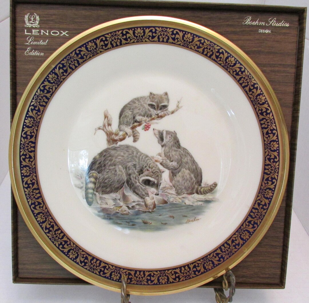1973 LENOX PLATE RACCOONS Boehm Porcelain Gold Trim Woodland Wildlife ...