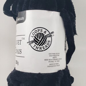 Loops & Threads "black" Chunky Velvet Yarn - Etsy