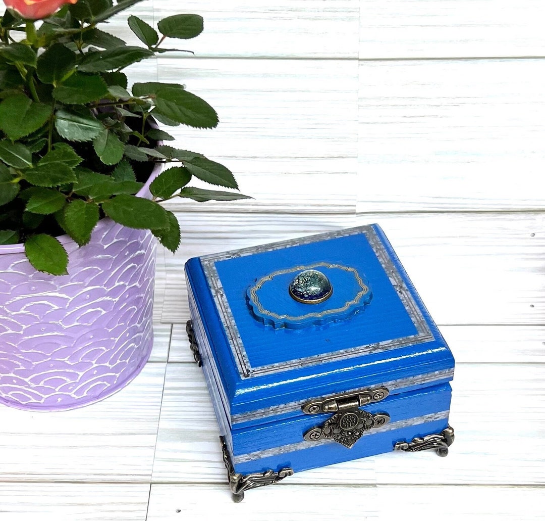 Small Blue Hydrangea Victorian Style Trinket Box, Blue Keepsake Box ...