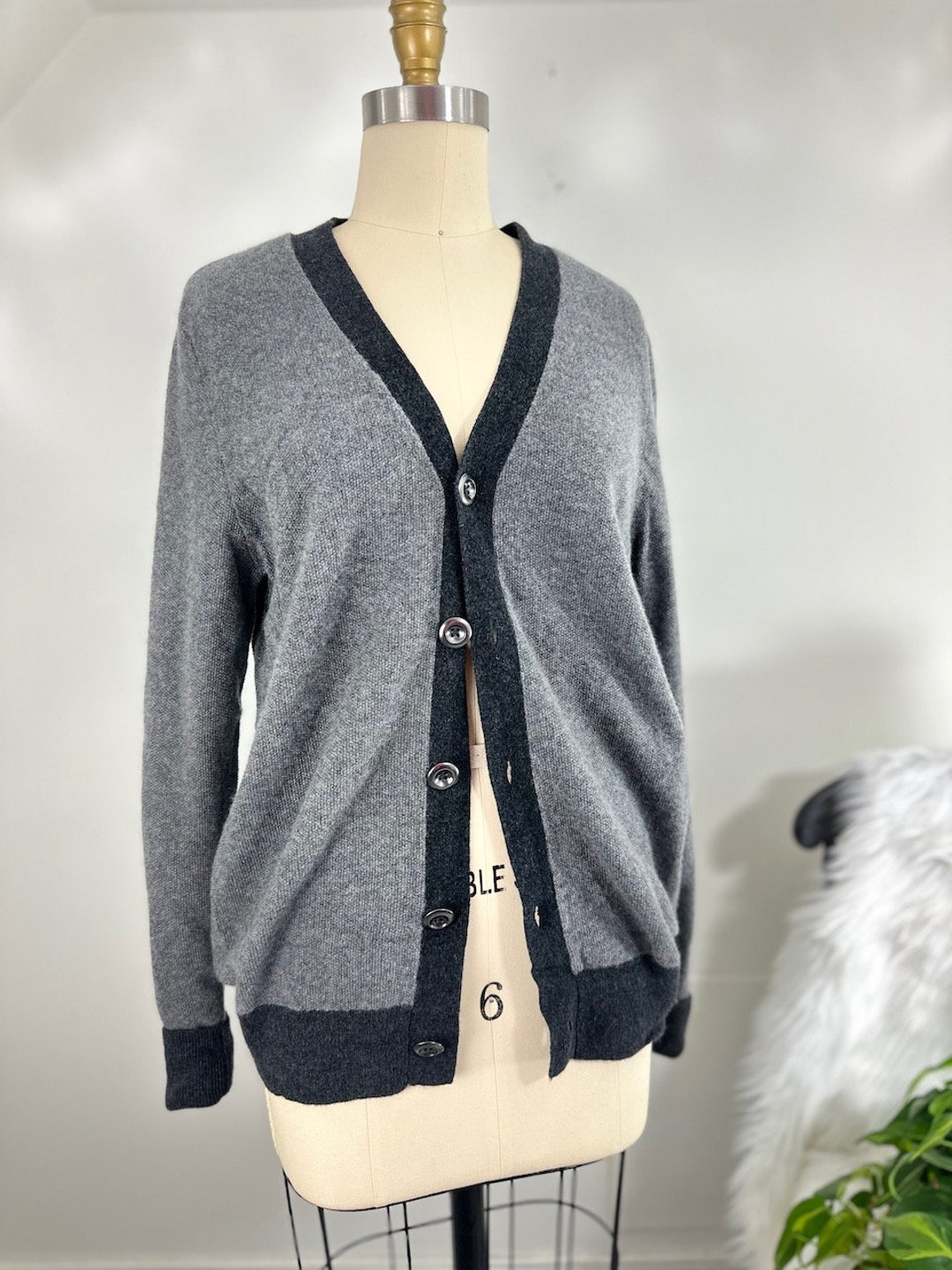 Gorgeous Oversized Grey Library Boyfriend Clubhouse Cardigan Sweater S ...