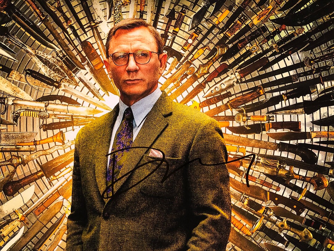 Knives Out Authentic Daniel Craig Signed Autographed 8x10 Photo, COA ...