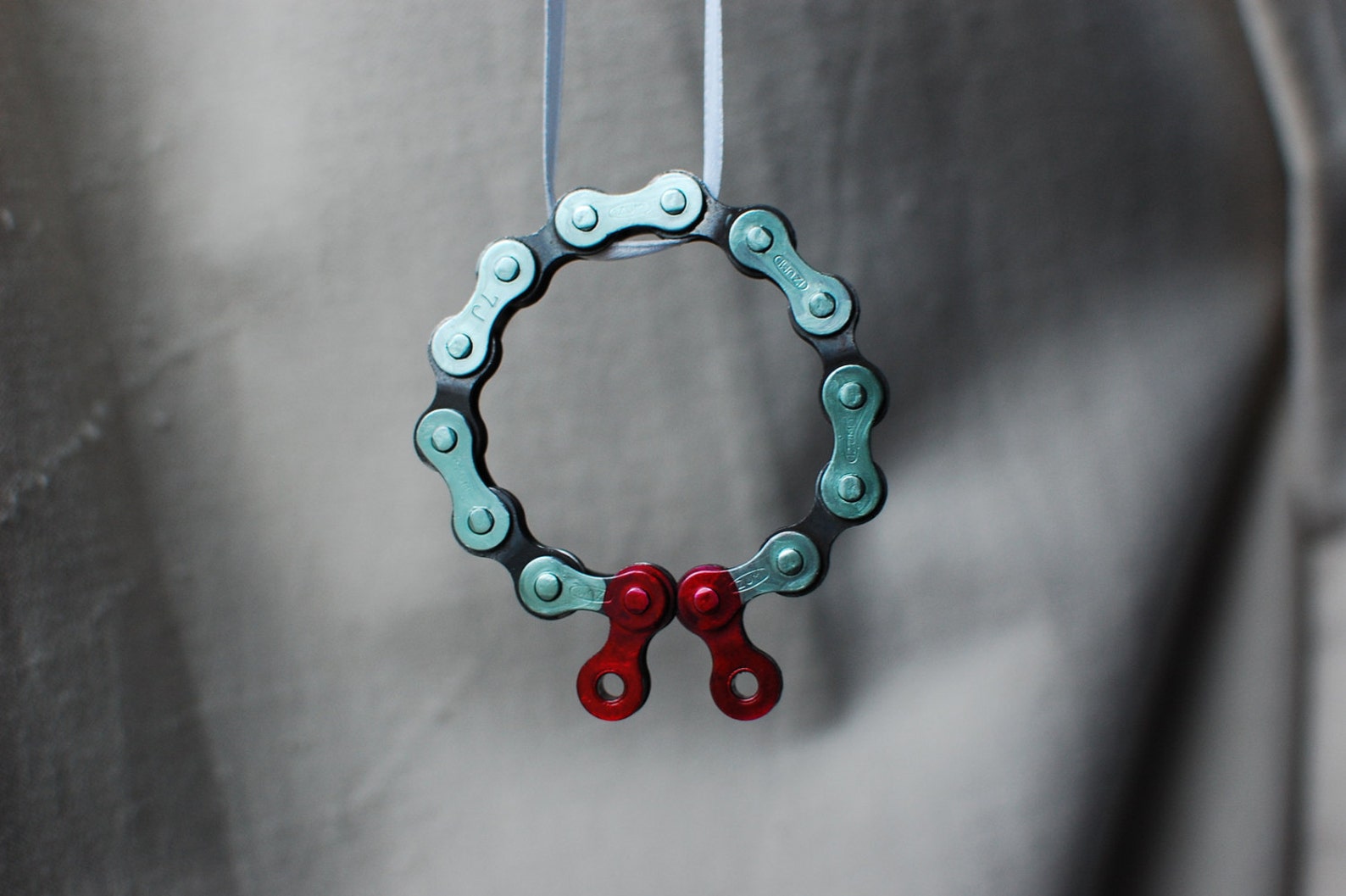 Upcycled Bike Chain Wreath-with-bow Ornament - Etsy