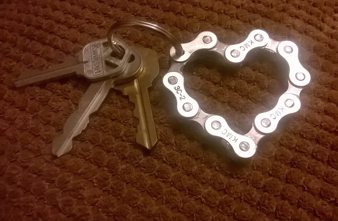 Upcycled Bike Chain Heart Keychain - Etsy