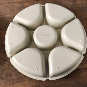 Tupperware Divided Veggie Tray With Lid, Color: Light Almond, Vintage ...